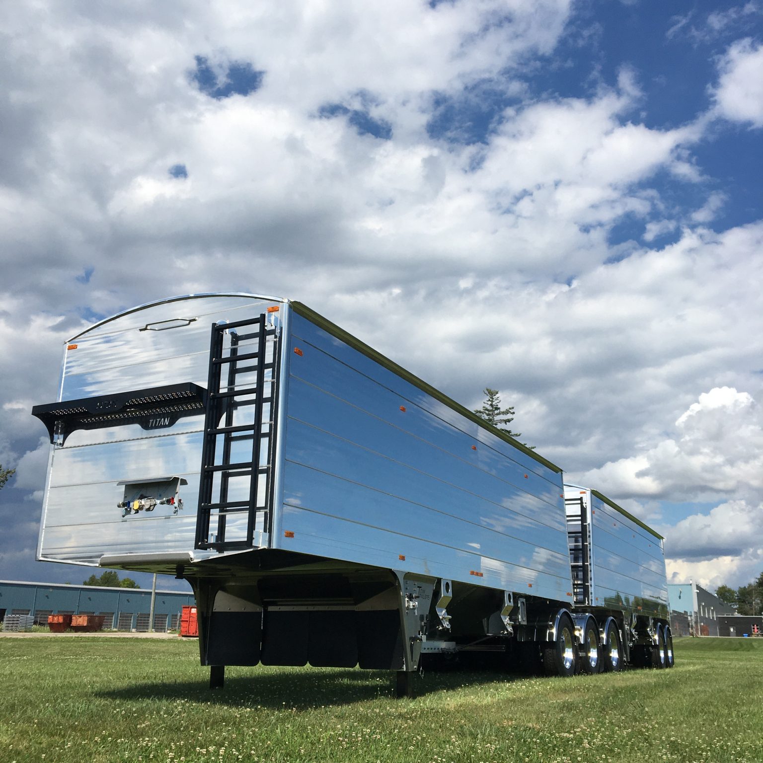12 Features of the Titan Hopper You Need to Know | Titan Trailers
